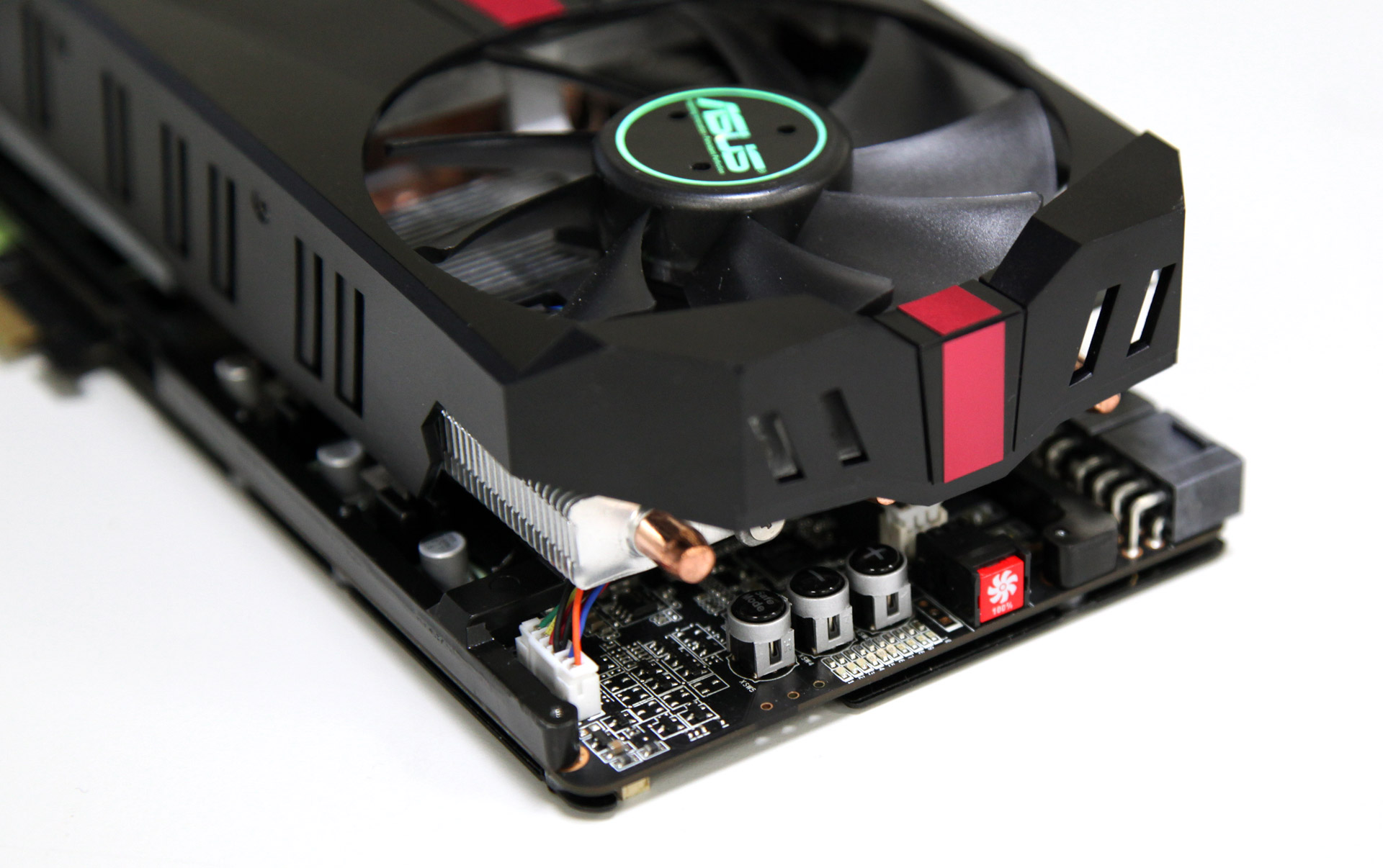 ASUS Radeon HD 7970 ROG MATRIX in dettaglio