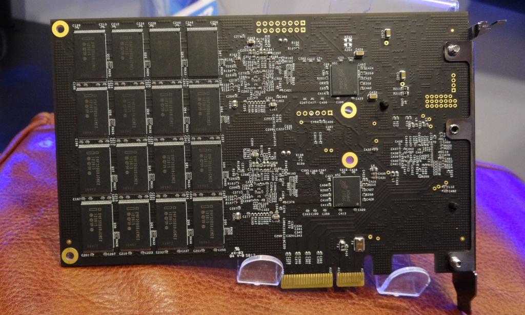 [CES 2013] OCZ Vector anche con interfaccia PCI-Express